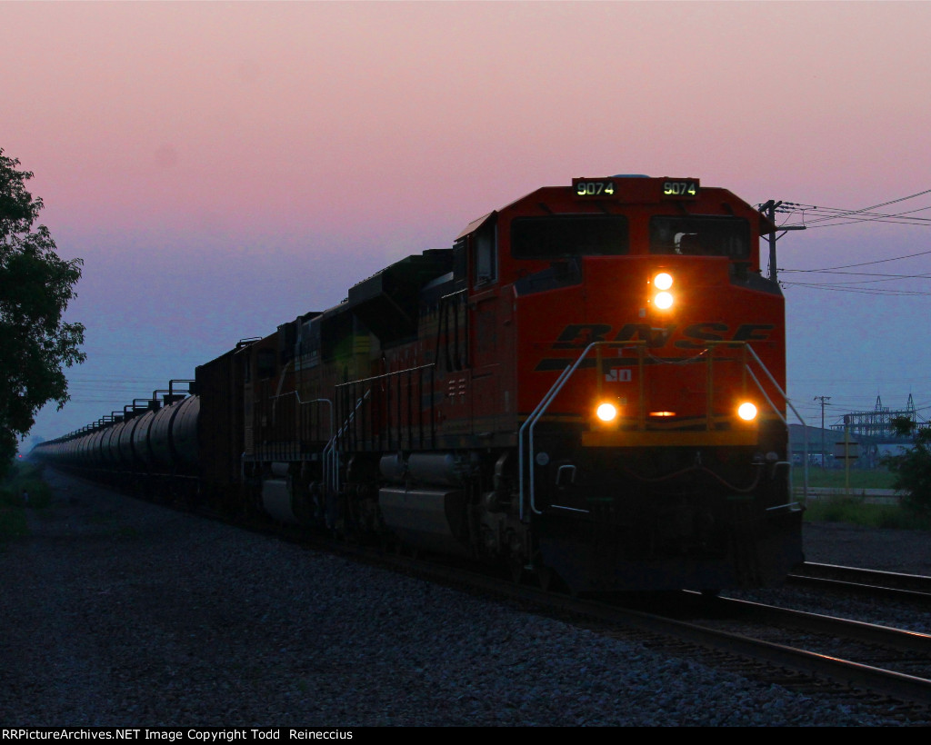 BNSF 9074